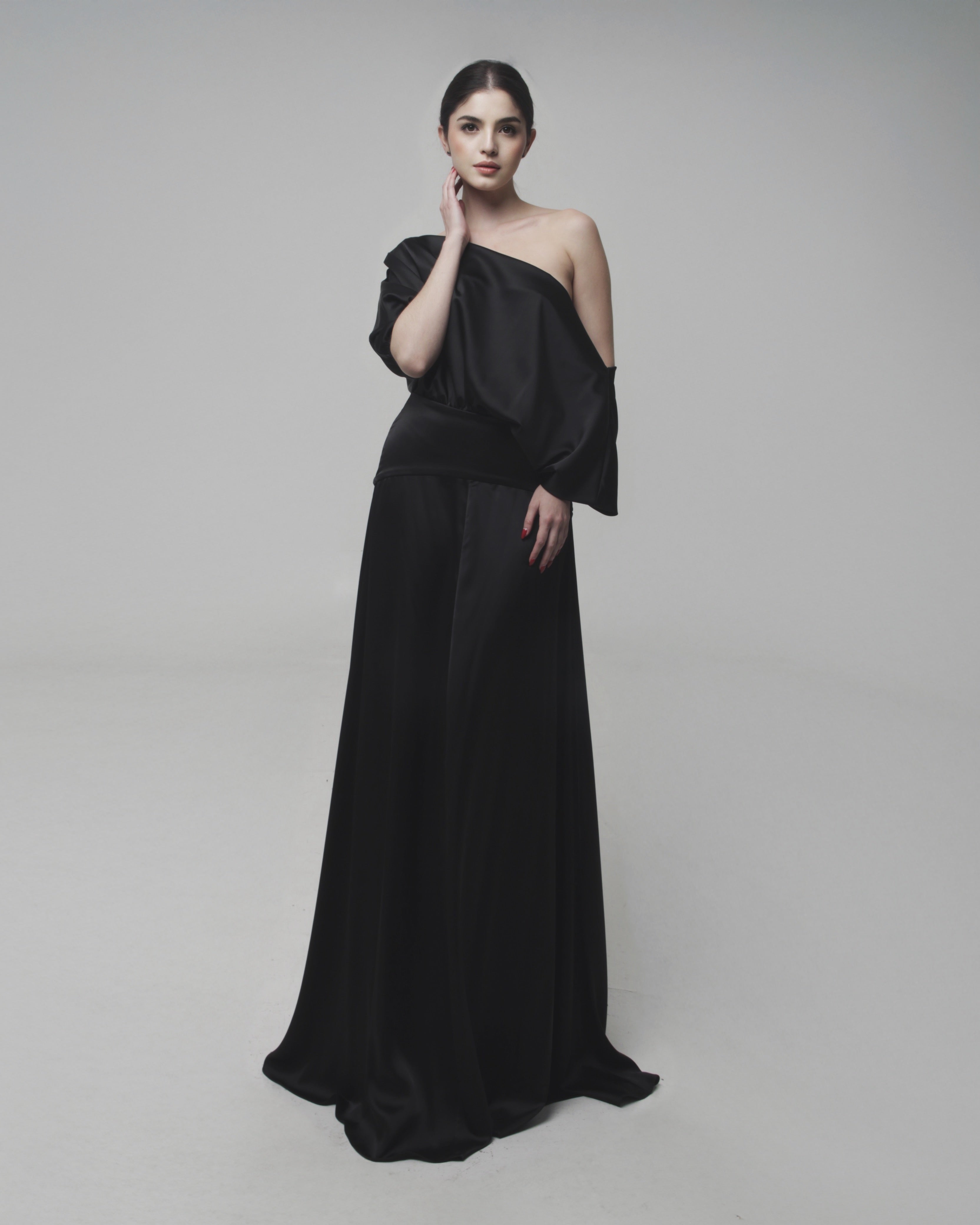 Vestido Ópera Bandeja: elegancia escultural y poder